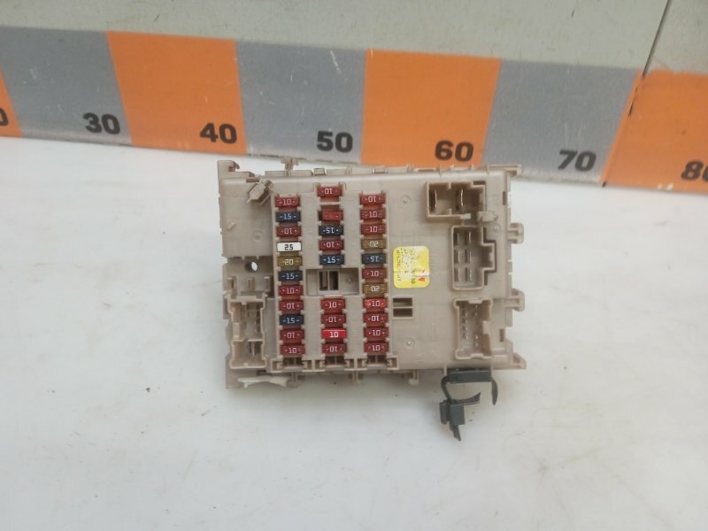 Б/У Ниссан Примера П12 Блок предохранителей Nissan Primera 2002 P12 279102 NISSAN арт. 24350AV700