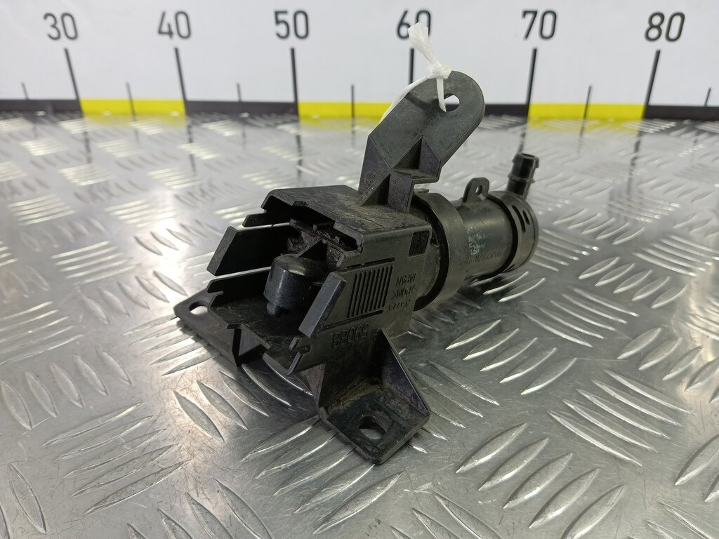 Форсунка омывателя фар Б/У для SUZUKI Grand Vitara II (2005—2008) 39156-65J01