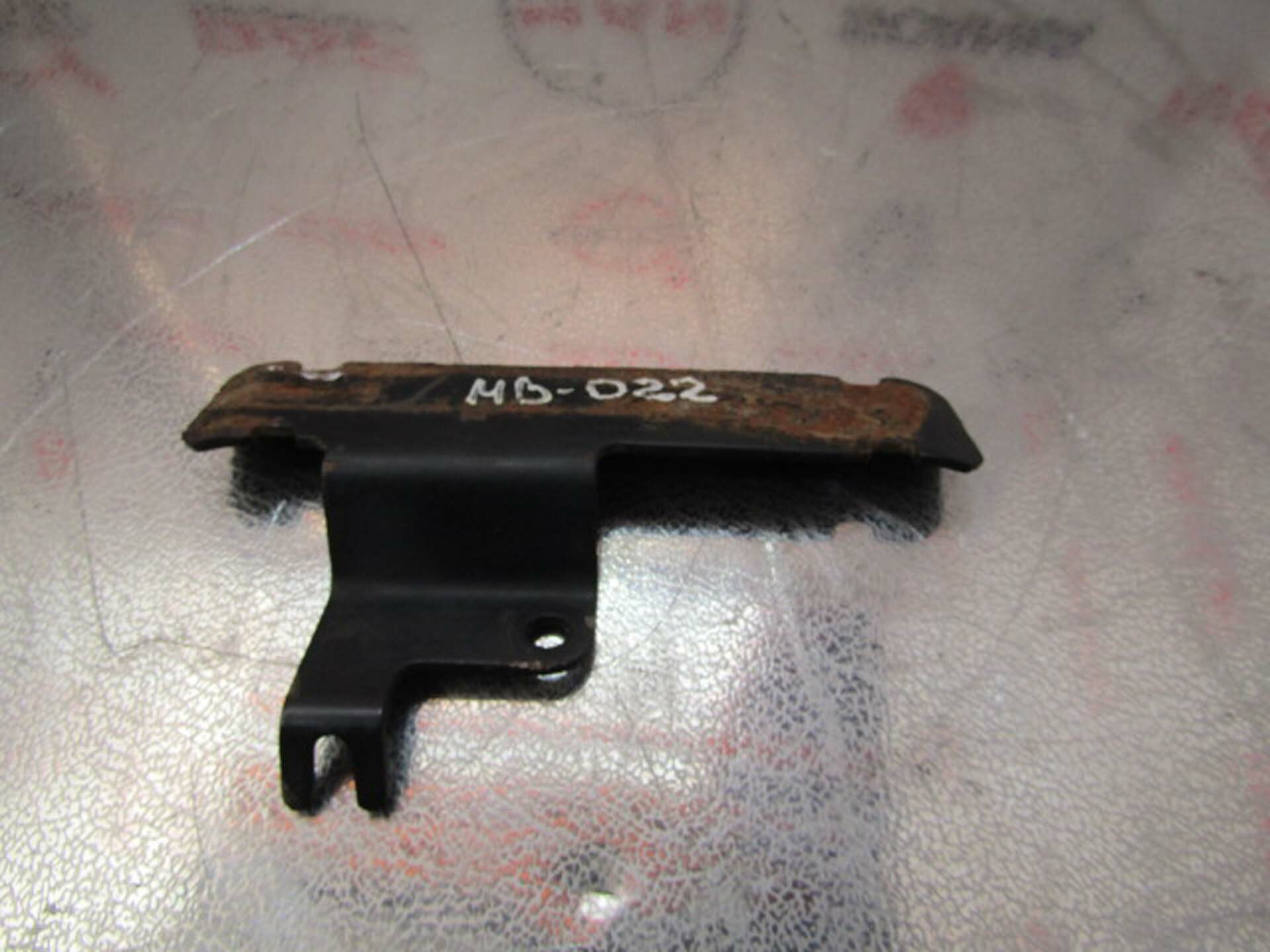 Кронштейн топливопровода Mercedes Actros