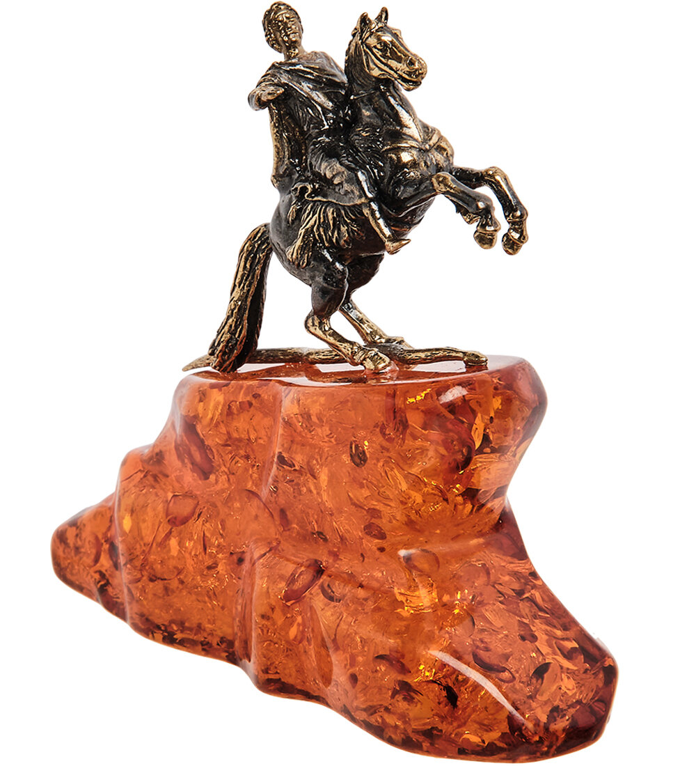 Фигурка 'Петр I' (латунь, янтарь)