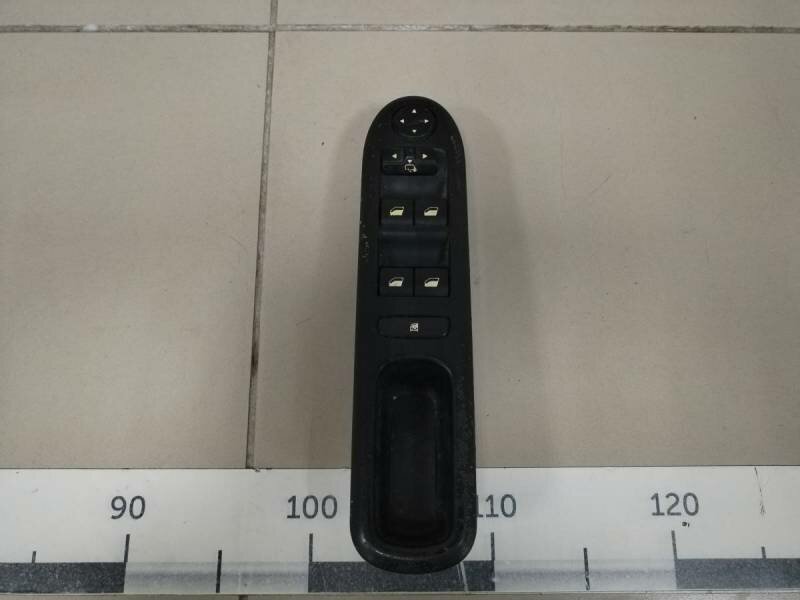 Блок управления стеклоподъемниками Peugeot 407 2004-2010 кат.номер: 96468704XT