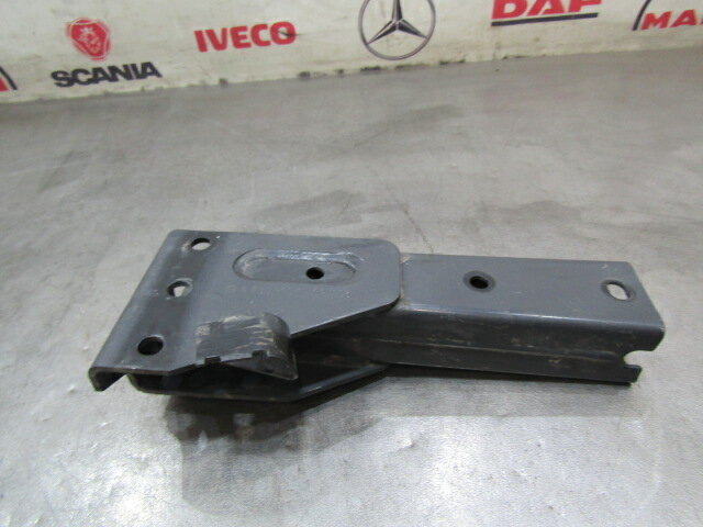 Кронштейн усилителя бампера правый Mercedes Actros