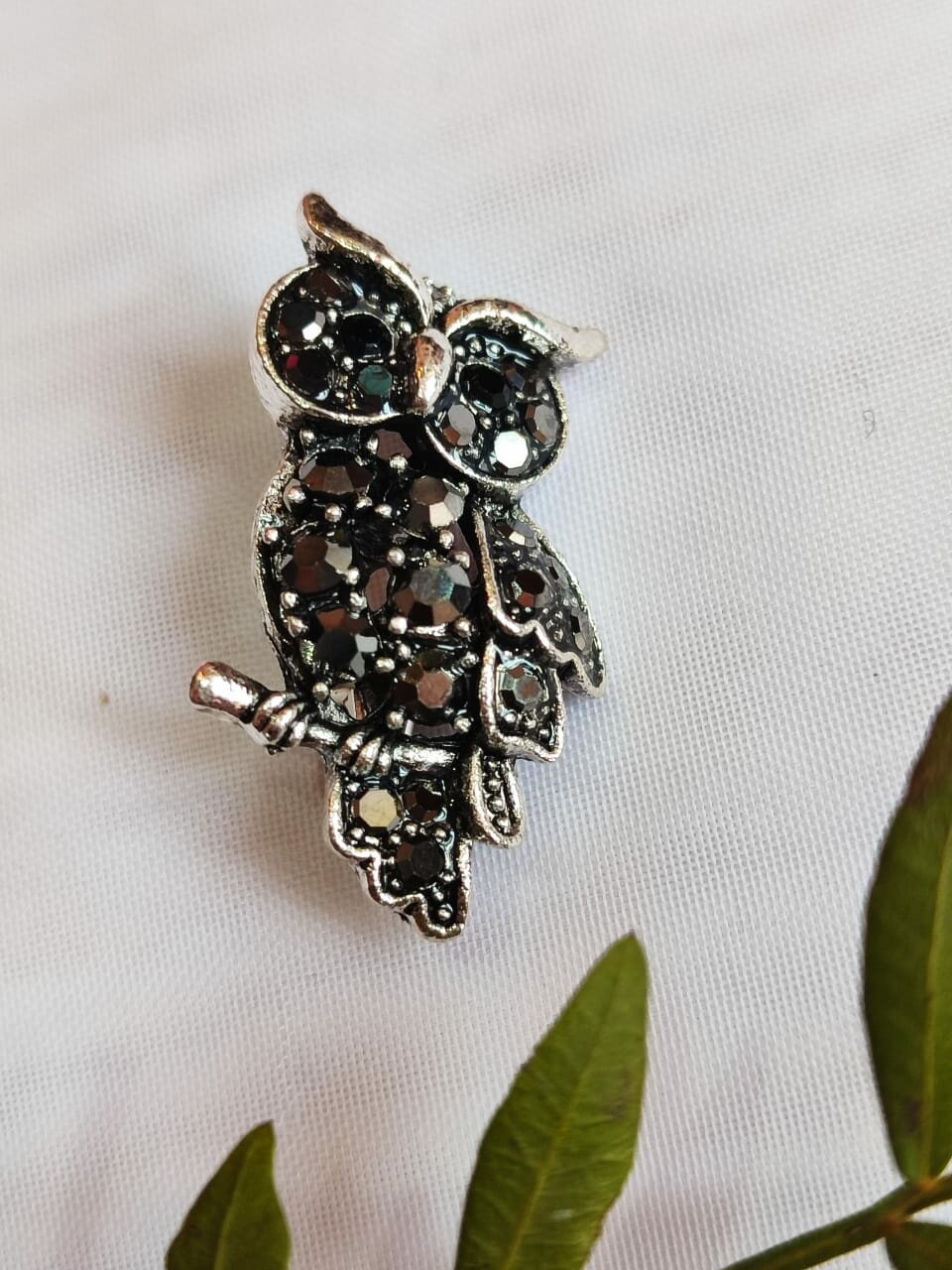 Брошь, стразы