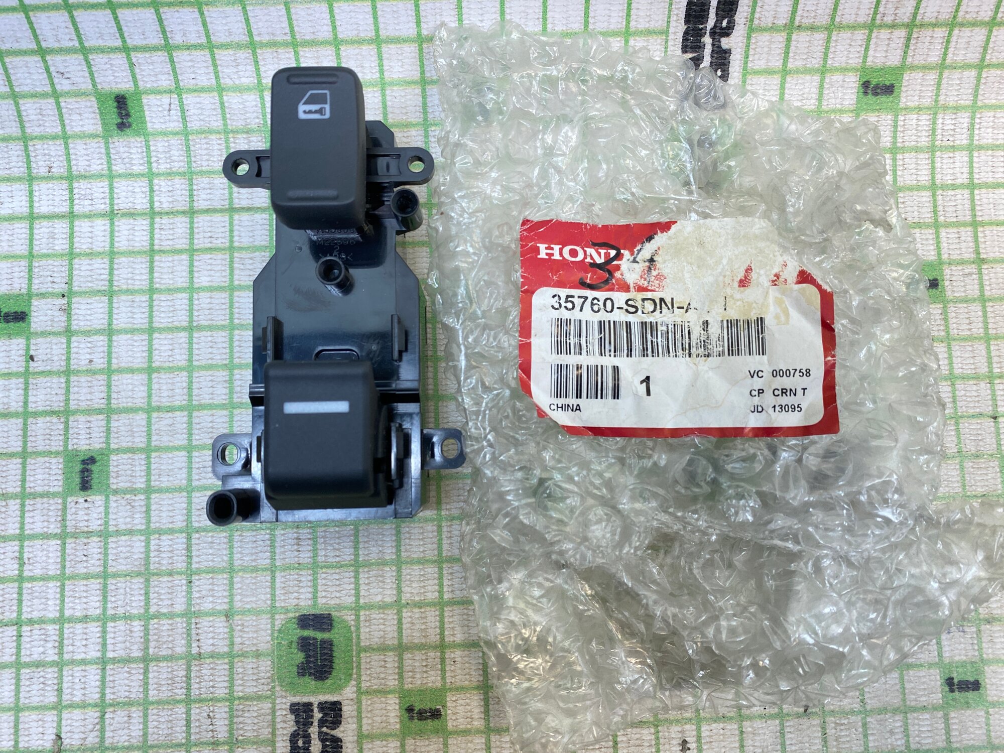 Кнопка стеклоподъемника Honda Accord Coupe USA