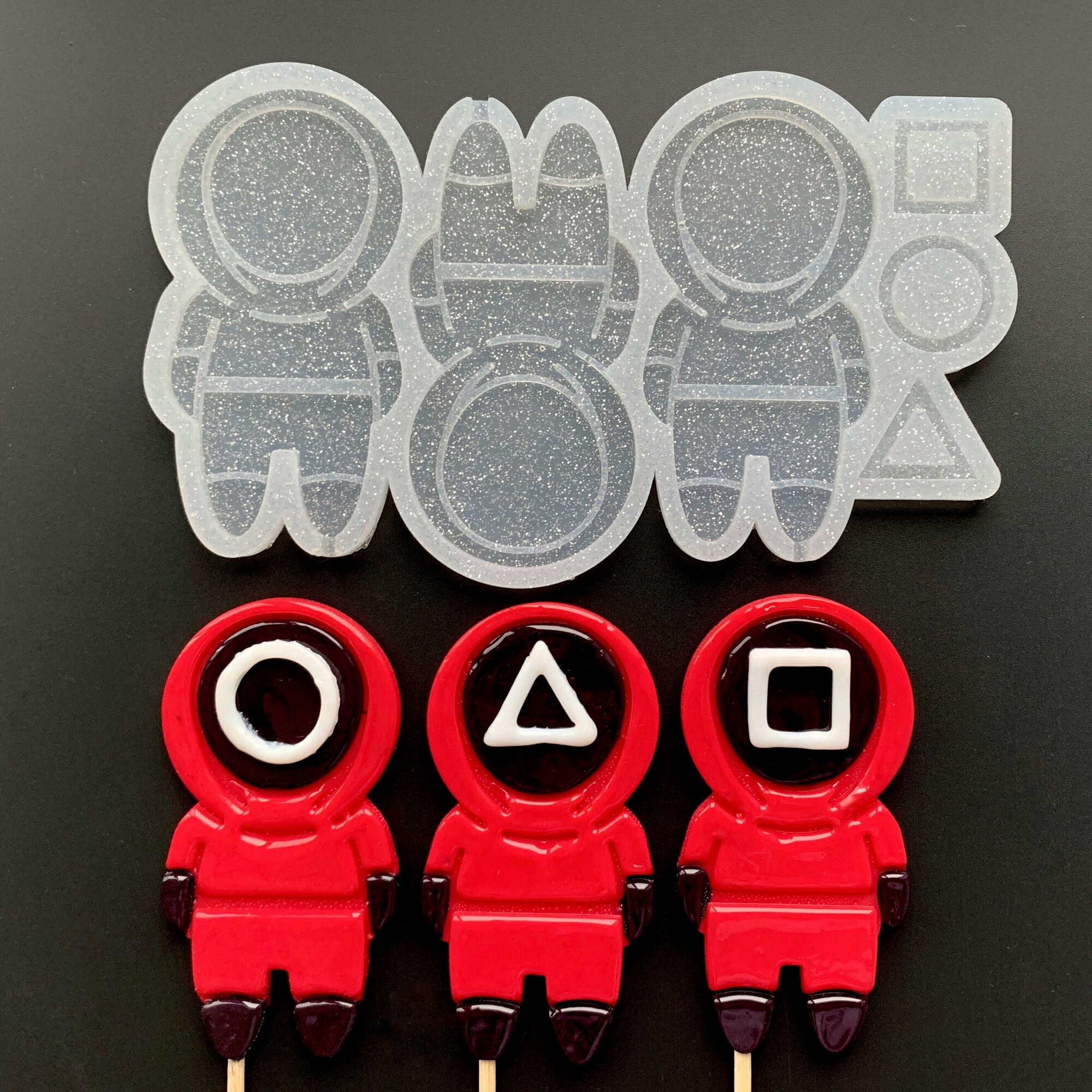 Силиконовая форма молд для леденцов и шоколада Солдаты игра в кальмара