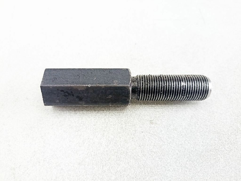 Штуцер регулировочный тяги рулевой трапеции для а/м УАЗ 452, 469, d18х1,5х50 / D18х42