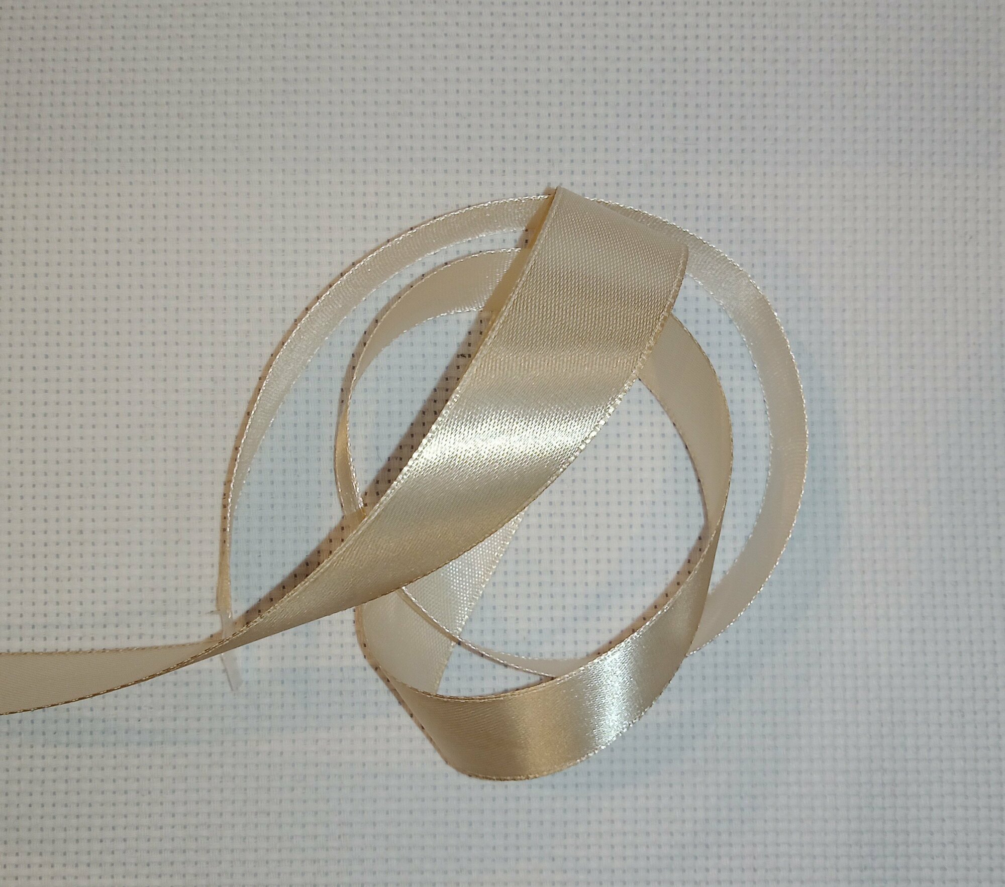 Лента атласная кремовая (25 мм, 27,4м)