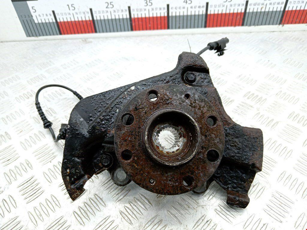 Ступица (кулак цапфа) передняя левая Opel Corsa D 95524778 арт. 1972732