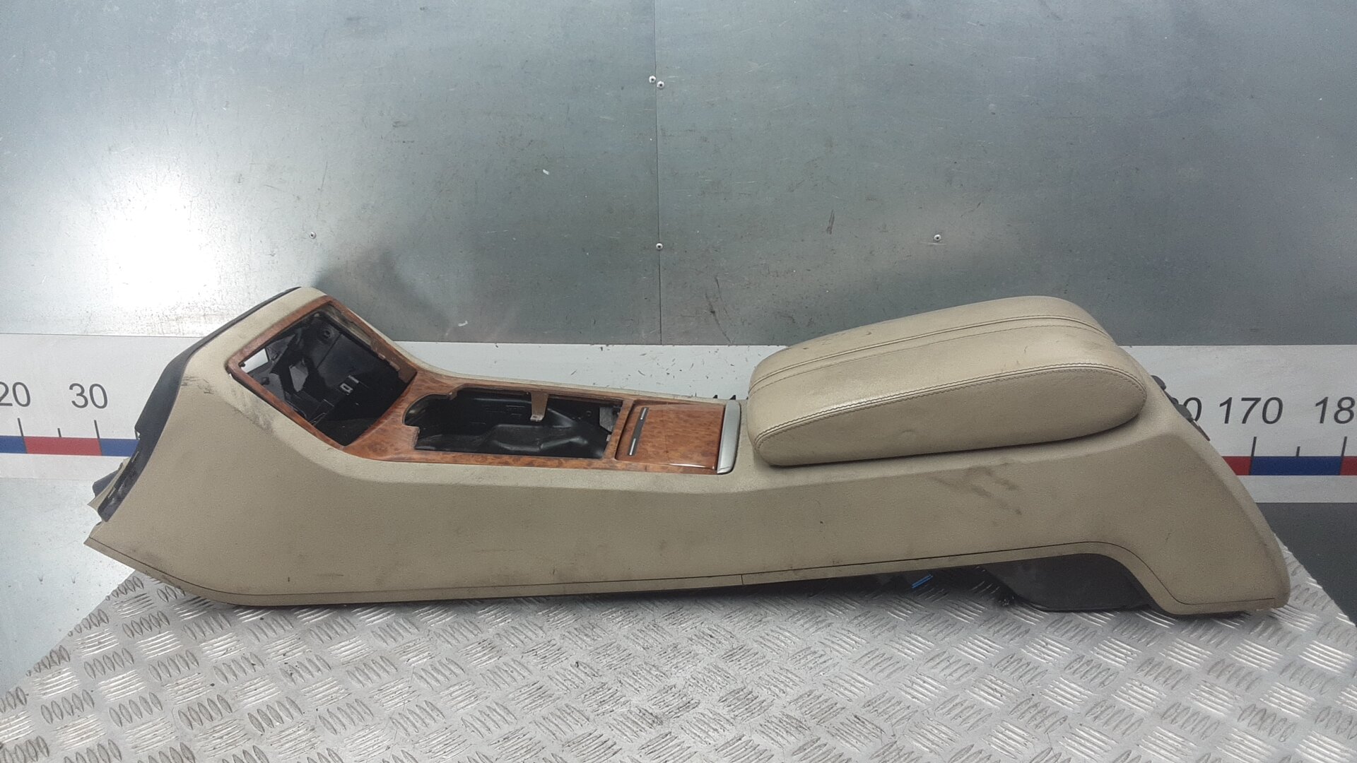 Подлокотник центральный AUDI A8 D3, Номер 4e0869241d