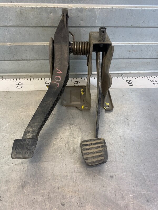 Блок педалей Renault Logan LS 2004- 2016 8200215958