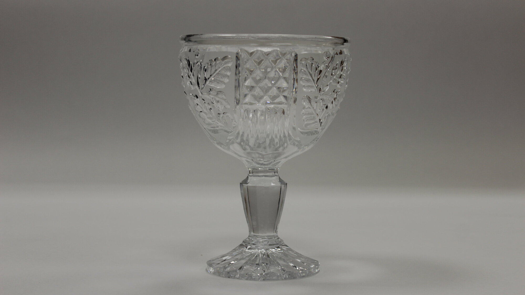 Конфетница на ножке, хрусталь , Бахметьевския артель