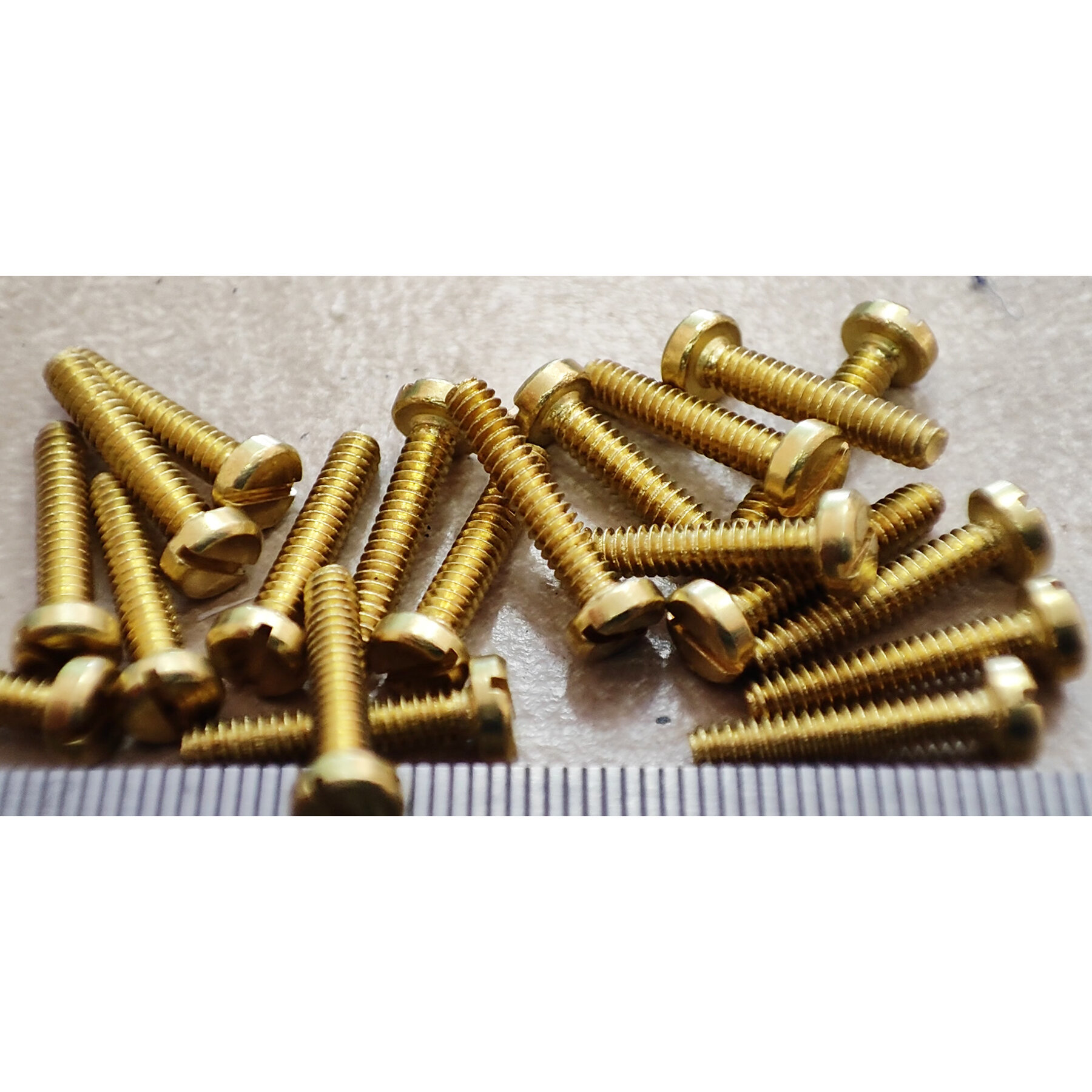 Миниатюрные латунные винты с плоской шляпкой М1.6х8, 20 шт