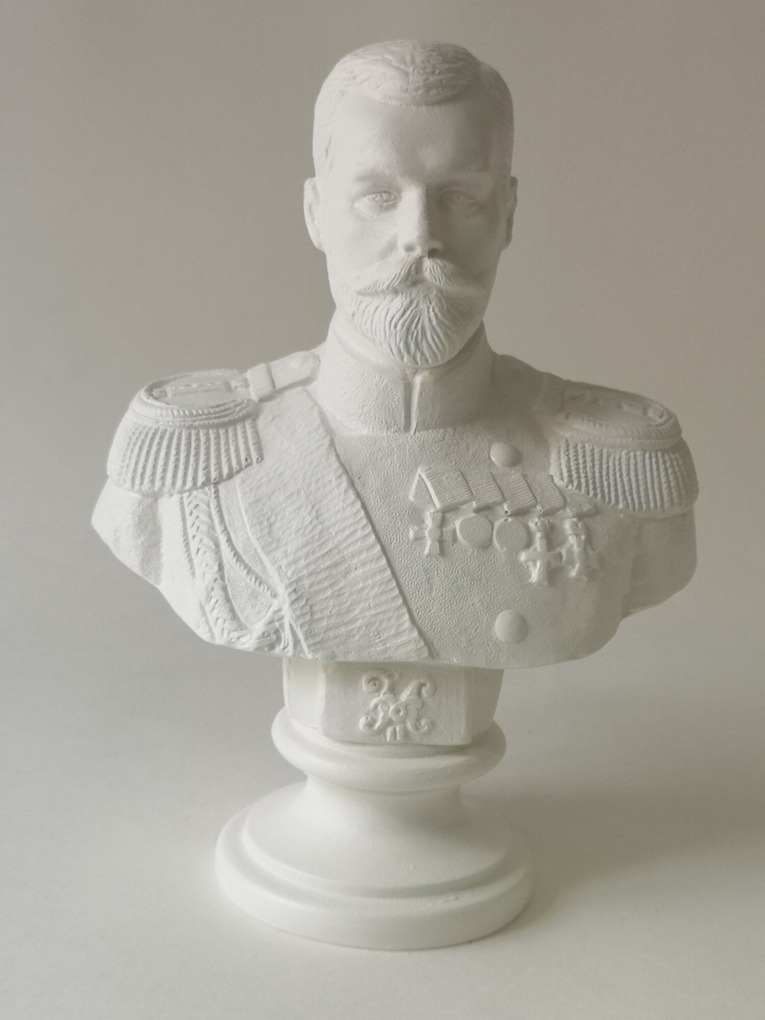 Статуэтка Бюст политический деятель Николай II второй. Высота 14см. Гипс. Цвет белый. Подарок руководителю в кабинет, учителю истории на день рождения, мужчине на юбилей.