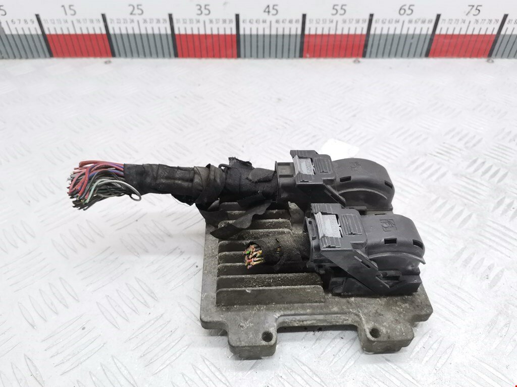Блок управления двигателем Opel Corsa D 12679199 арт. 2023956