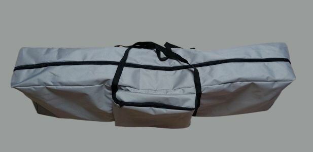 Сумка для аксессуаров (комплектующих) лодки.