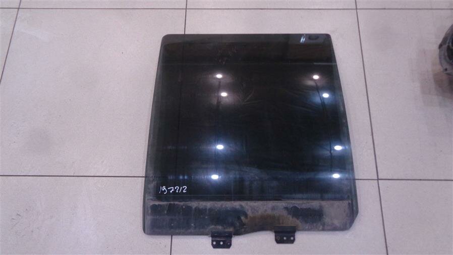 Стекло двери задней левой от Lincoln Navigator 2002-2006