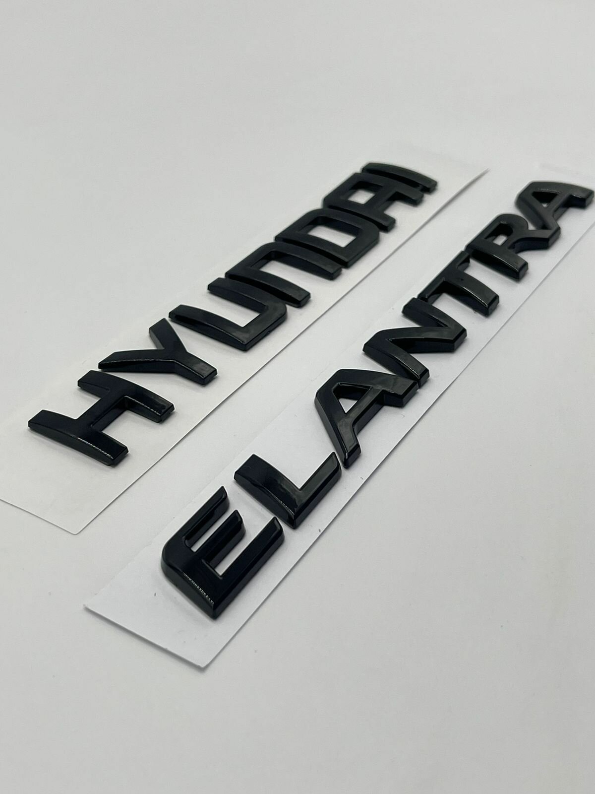 Надпись наклейка на багажник Hyundai + Elantra Black