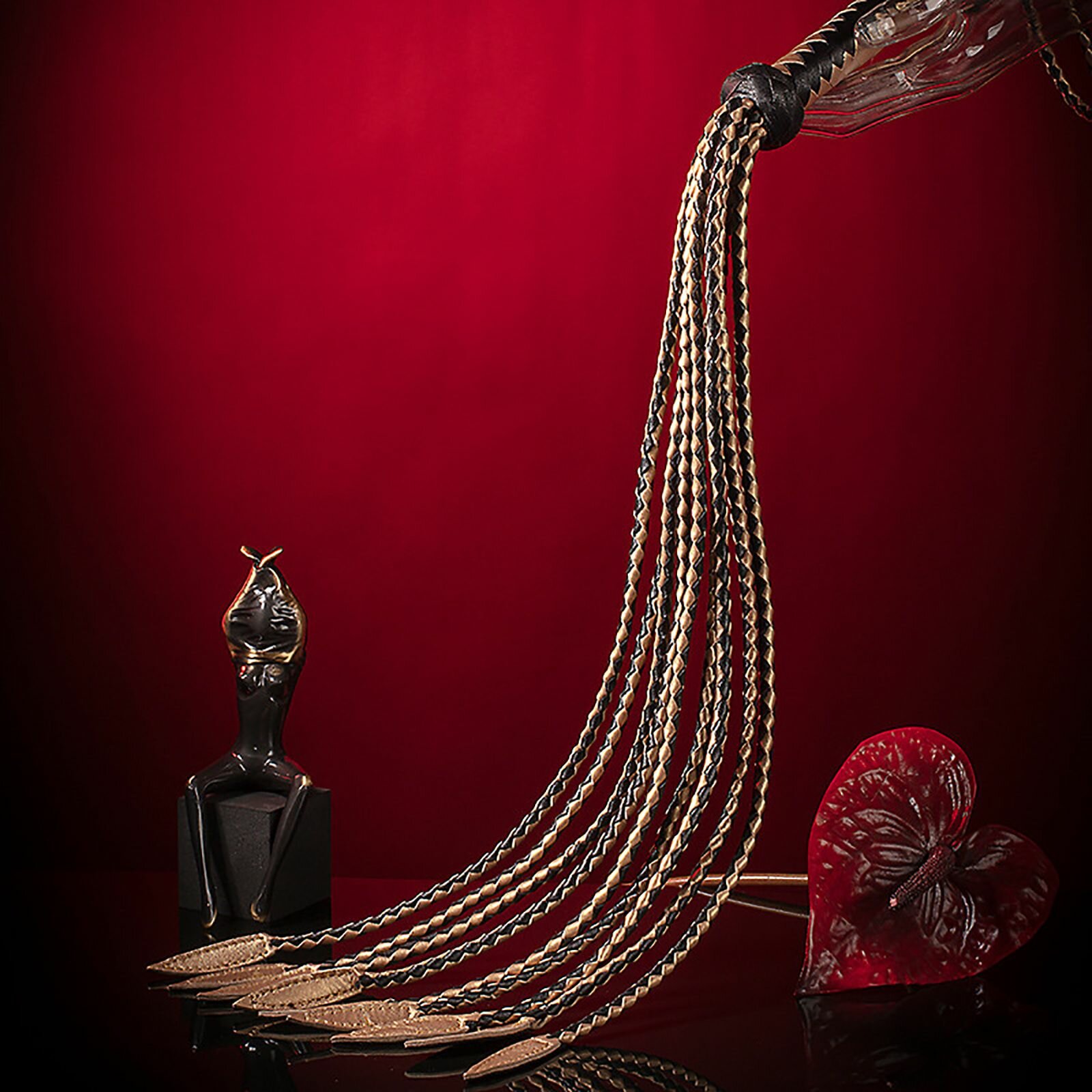 Плетка БДСМ /эротический кнут 80 см/кнут для порки и секса Изготовлен из натуральной кожи