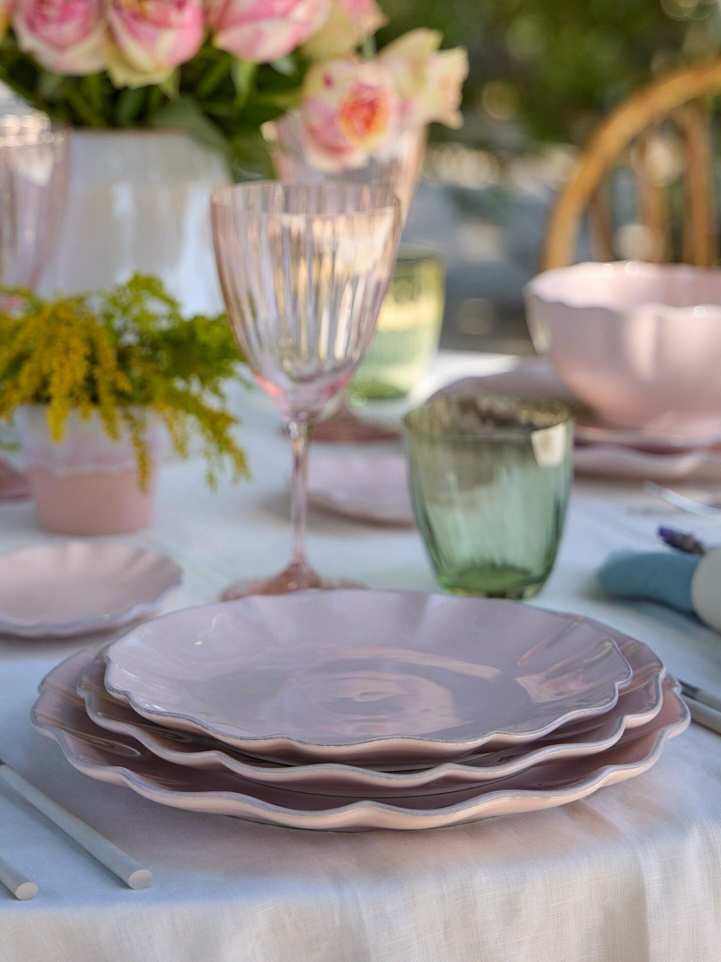 Тарелка основная, розовая Costa Nova "Rosa pink" 1 шт, 22.4 см. Ударопрочная, профессиональная керамика. Для подачи блюд, десерта, закусок. Португалия