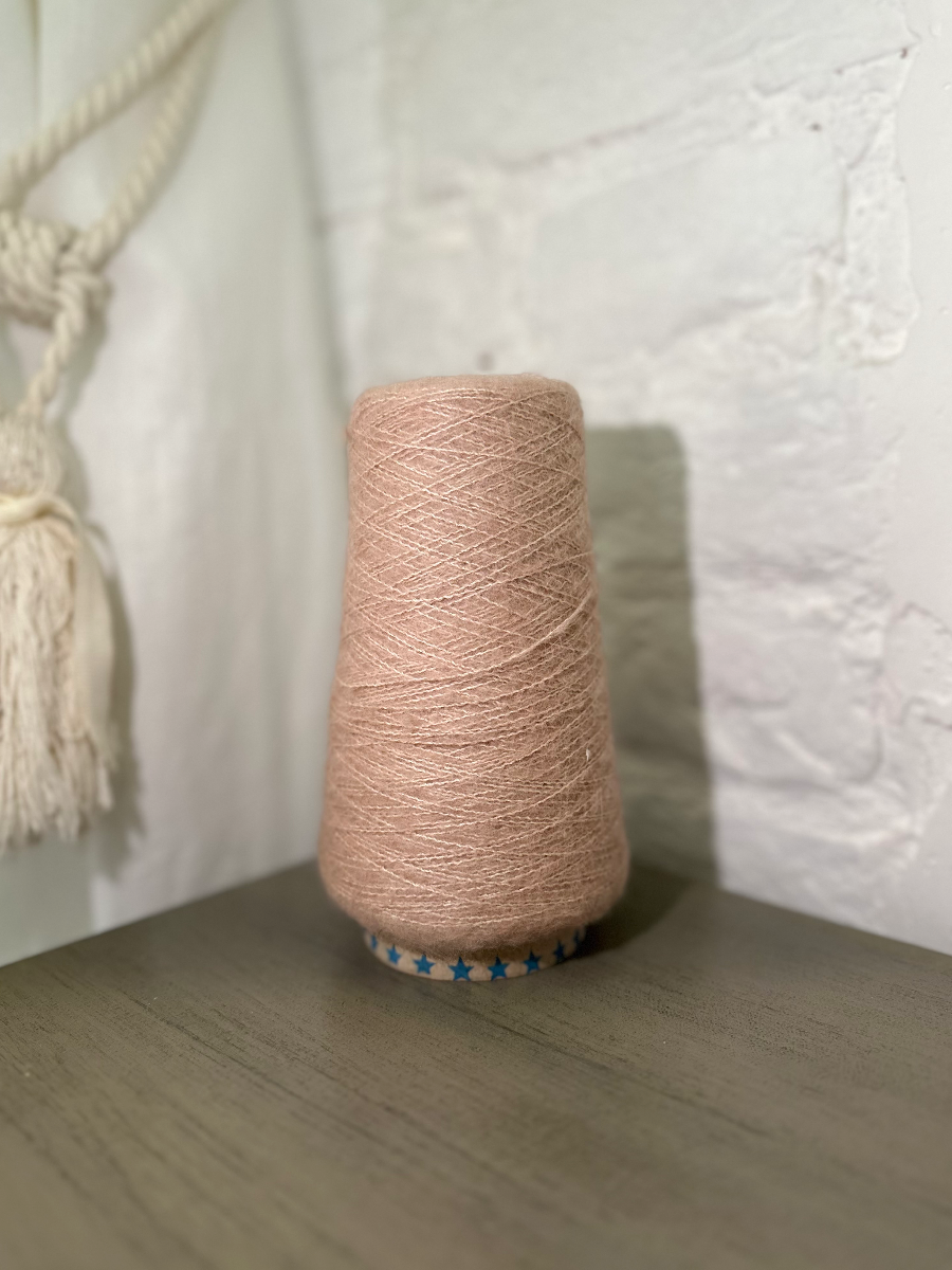 Бобинная пряжа ангора на шелке