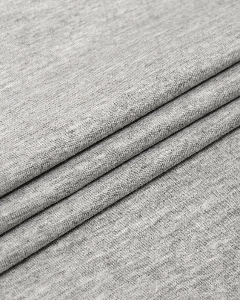 Ткань Футер 2-х нитка пенье. Состав: 73% хлопок, 22% пэ, 5% лайкра. Цвет серый меланж. Готовый отрез 3*1,85 м.