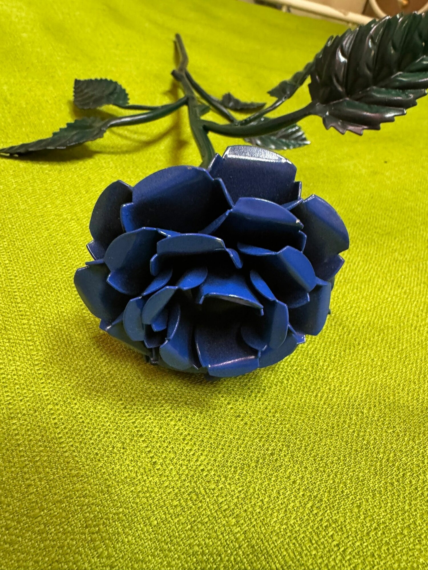 Кованая декоративная роза, Студия кованой мебели Нива, цвет черный/синий/зеленый