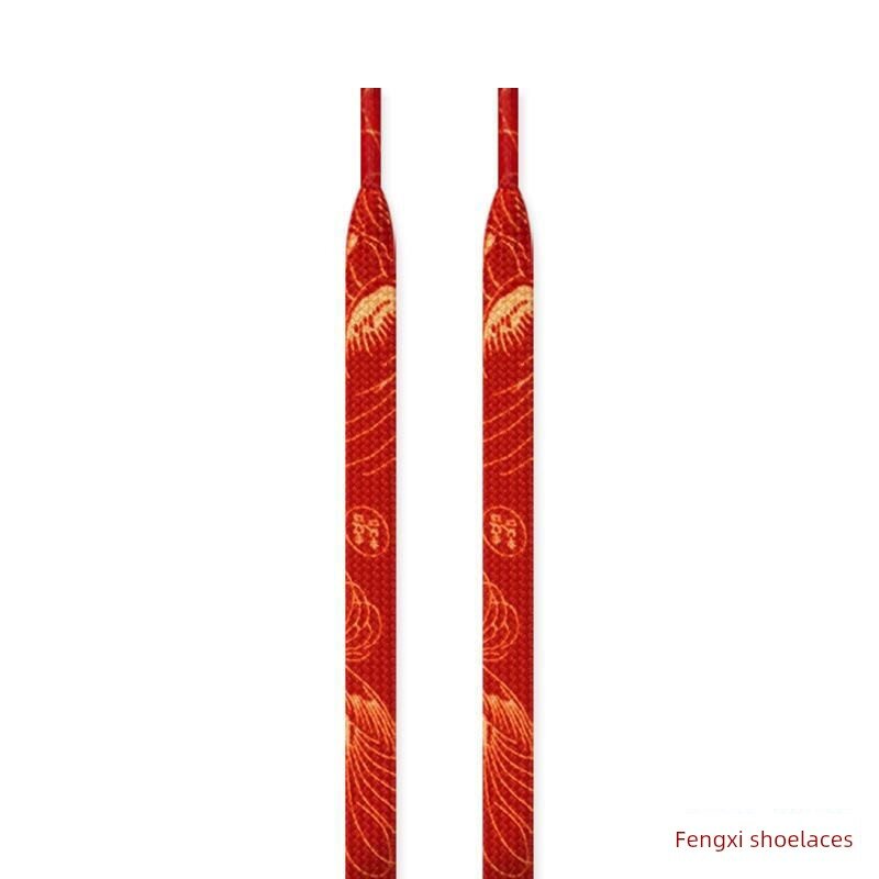 Новые декоративные элементы для свадебных туфель: красные шнурки, подвеска в виде свадебного героя, праздничная пряжка