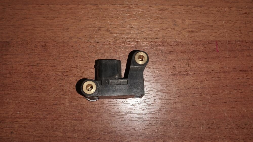 69773986577 Датчик удара BMW