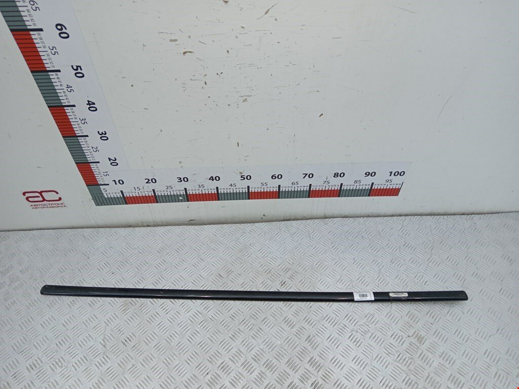 Накладка (молдинг) двери передней левой Volkswagen Golf 4 1J3853515 арт. 2093138