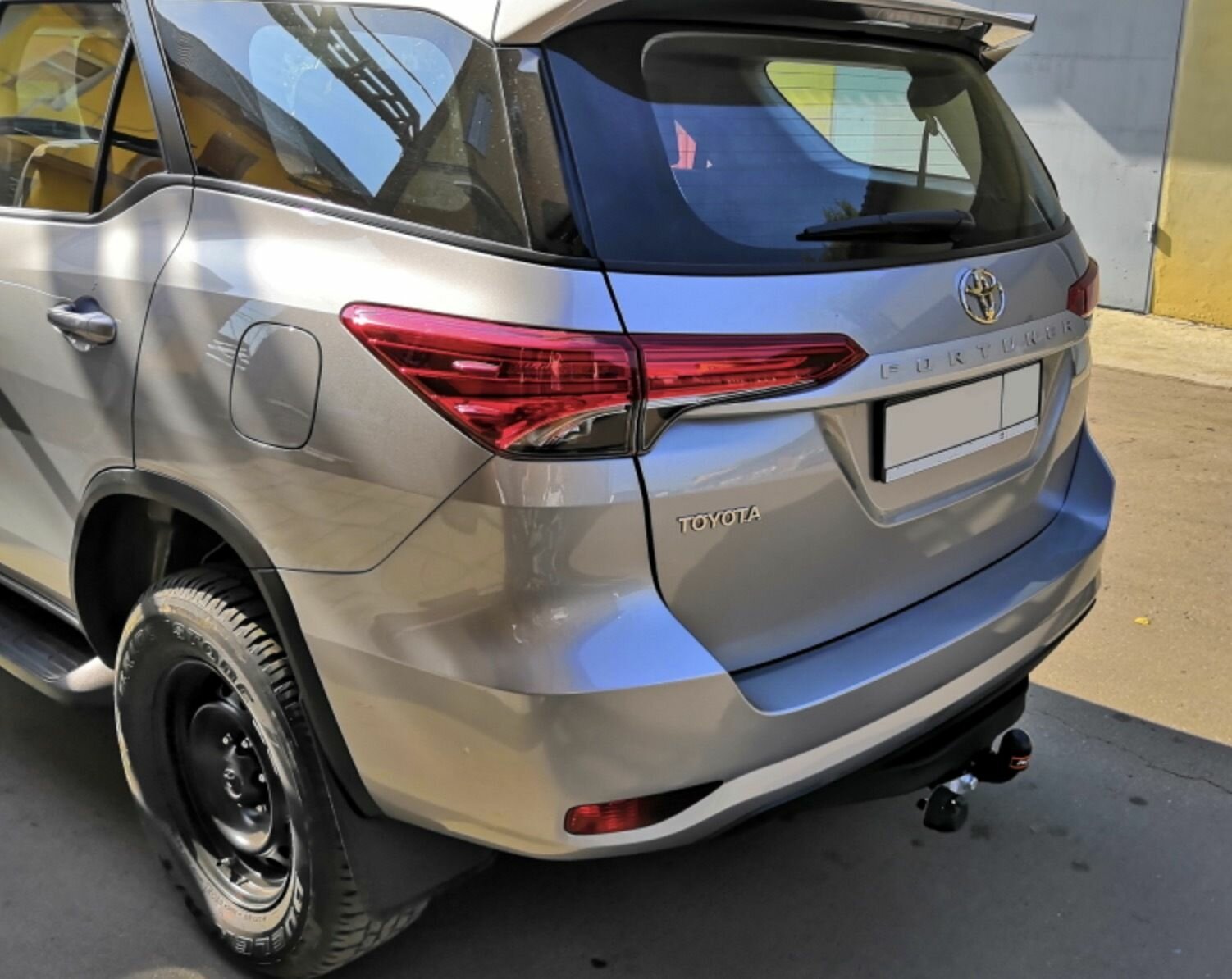 Фаркоп на TOYOTA Fortuner II (2018-) (без электрики, паспорт/сертификат в комплекте) Автос. TY 46