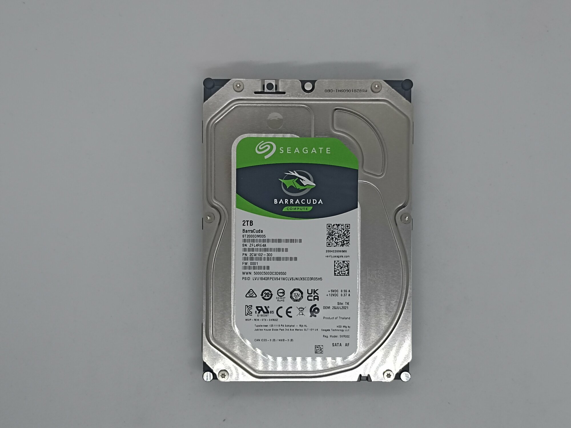 Жесткий диск HDD 3.5" SATA: 2000 Гб Seagate BarraCuda [5400 rpm, 256 Мб, Sata 3 (6 Gbit/ s)] ST2000DM005