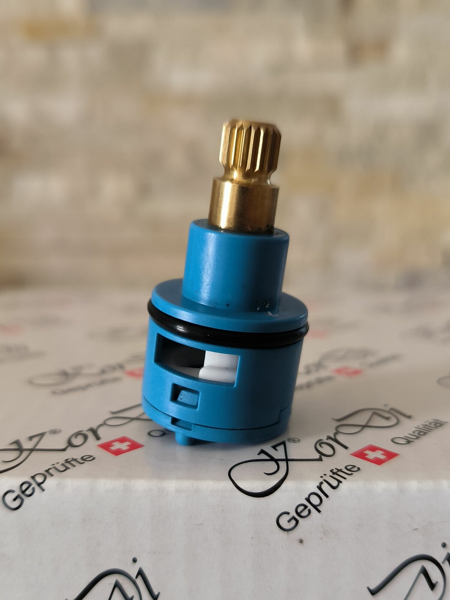 Картридж 22 мм в корпус смесителя для переключения потоков воды (ванна/душ) под ручку 20 шлицов.