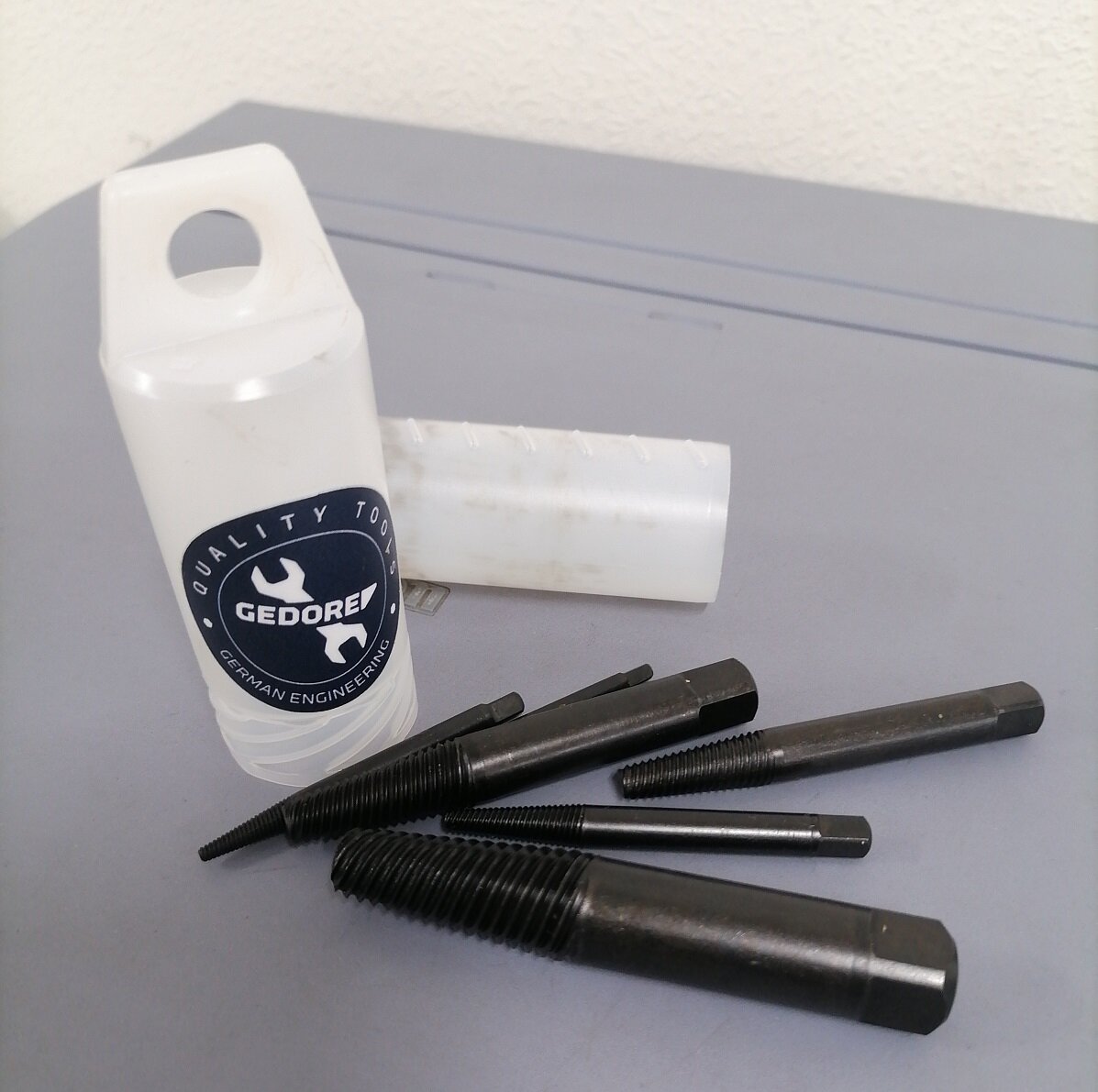 Набор шпильковертов ( экстракторов болтов M3-M24 ) 8551 S-006 2659344 GEDORE