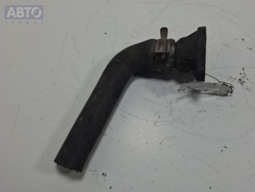 Фланец (тройник) системы охлаждения Volkswagen Passat B3