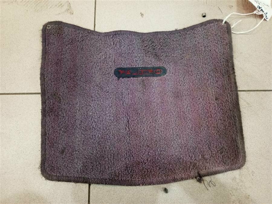 Коврик салона задний левый от Mitsubishi Pajero, Montero 2 1991-2004