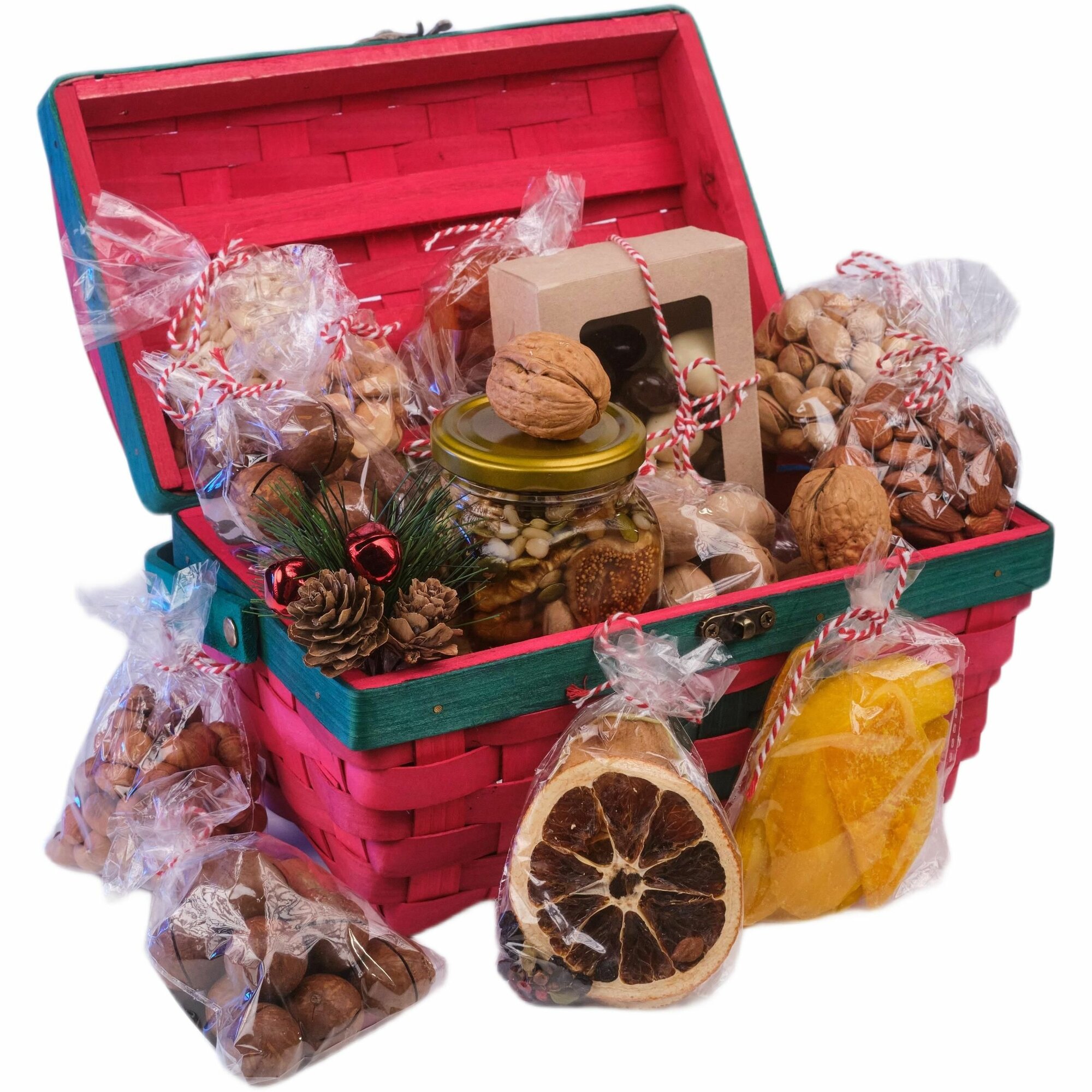 Подарочная корзина "Новогодний Сундук с отборными орешками", ассорти, орехи, сухофрукты, 1,5кг.