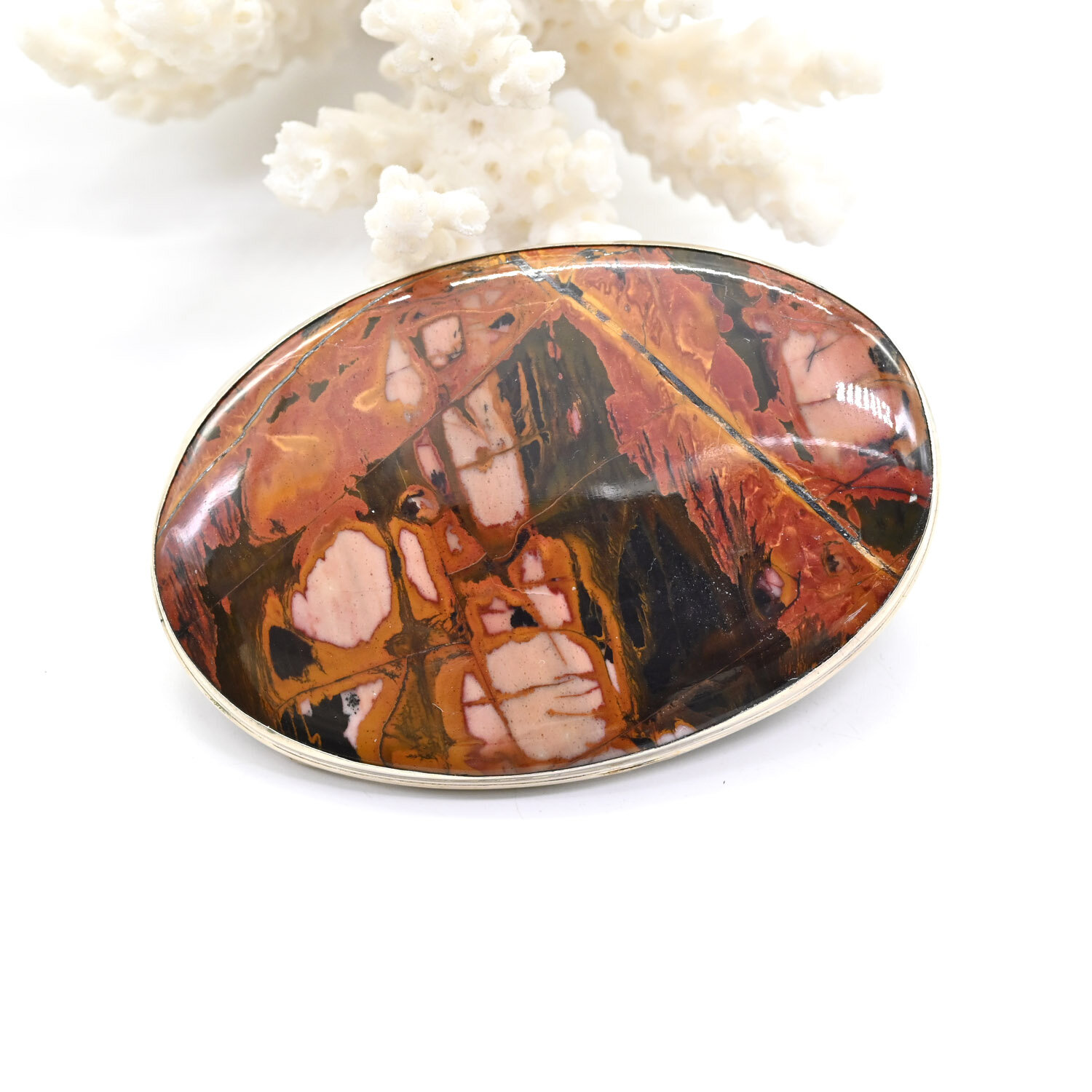 Брошь, яшма