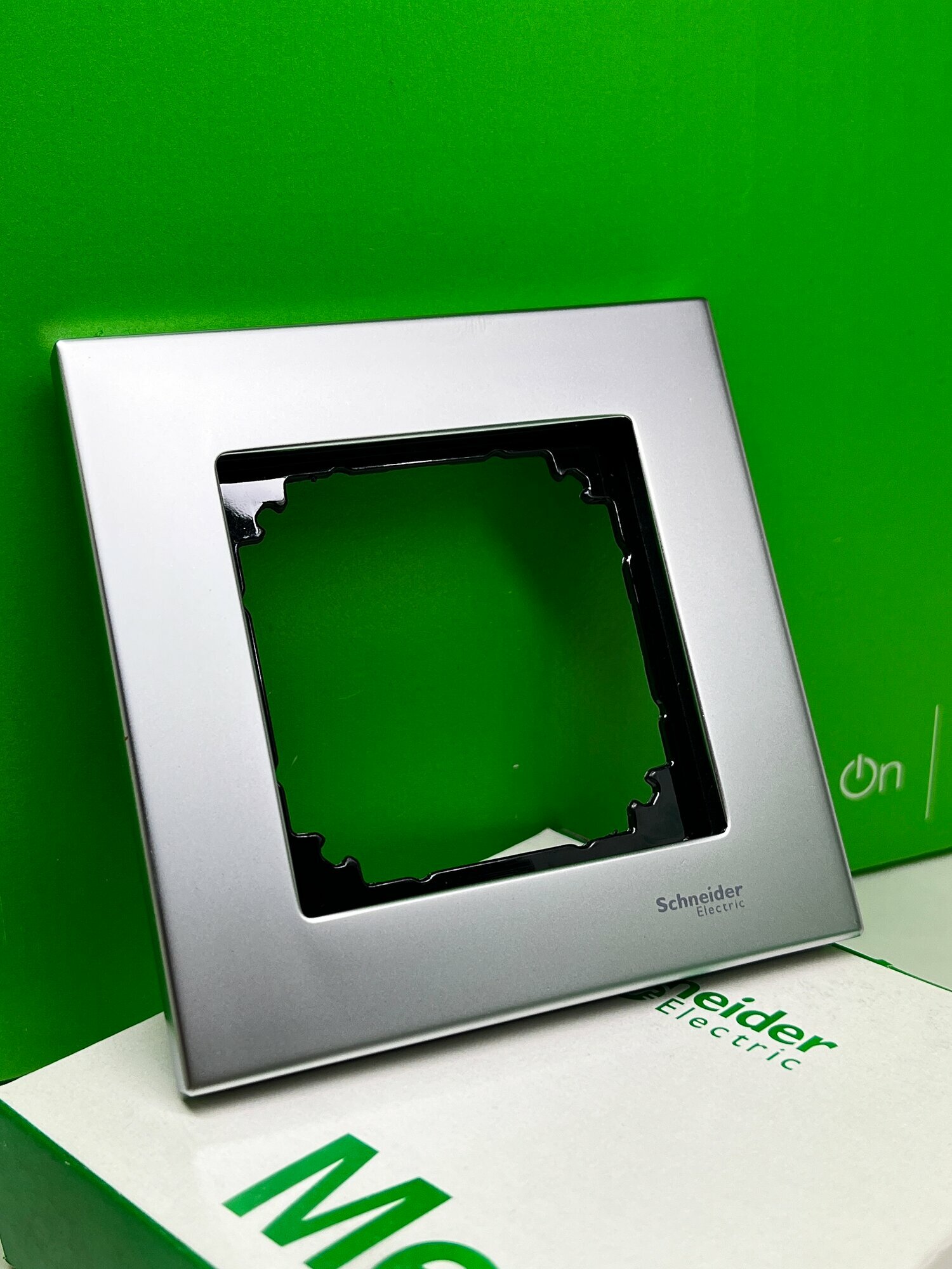 MERTEN M-Elegance рамка металлическая 1 пост, платина-серебро, SM, SCHNEIDER ELECTRIC MTN403160
