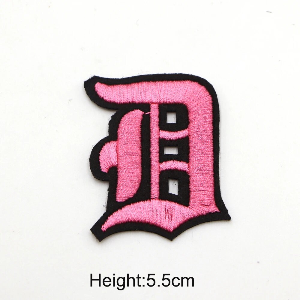 Набор вышитых букв для аппликации D