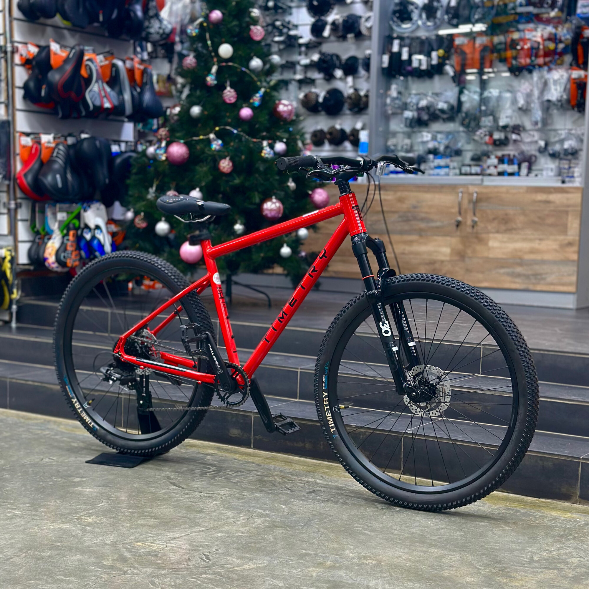 Горный велосипед BREND TIMETRY ORIGINAL TT224, диаметр колес 26", 8 скоростей, рама алюминий, цвет красный