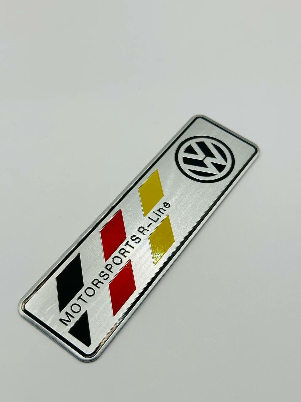 Шильдик надпись наклейка Volkswagen R-Line12см