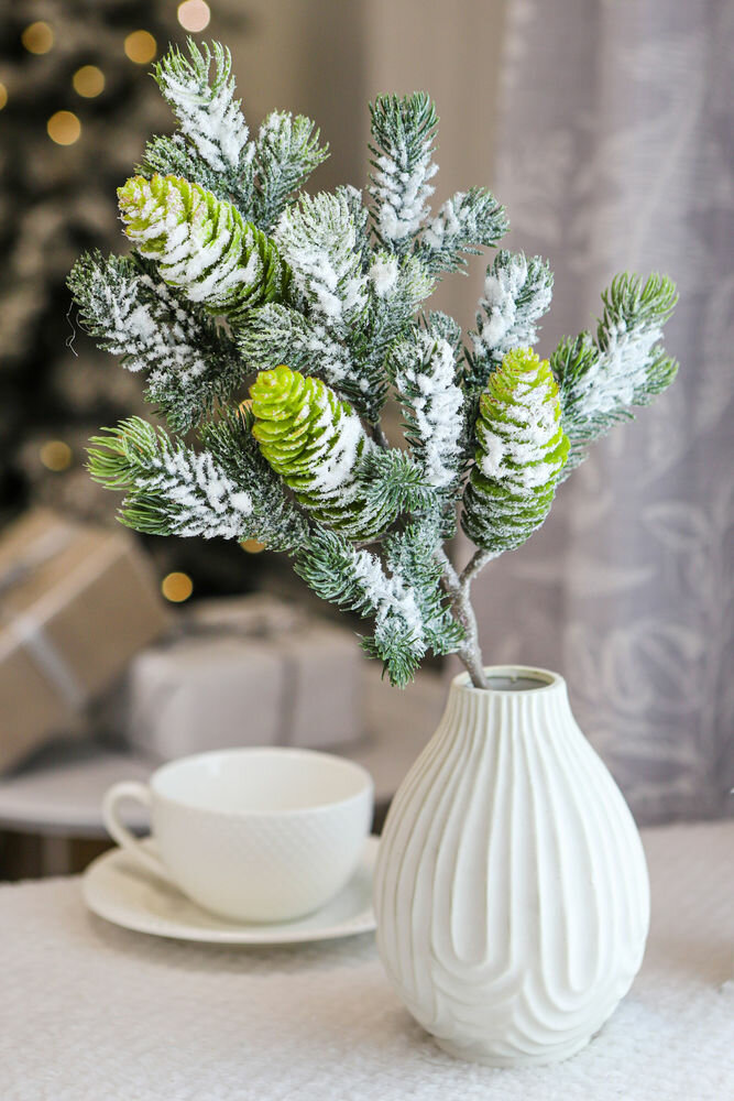 Декоративная искусственная ветка лесной сувенир, 100% литая хвоя, натуральные шишки, 41 см, EDG 6900079A170