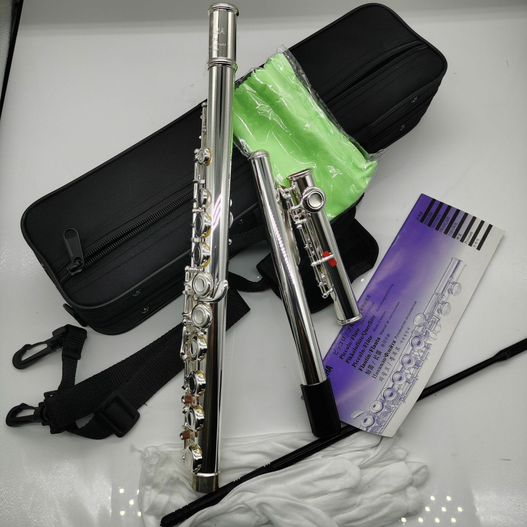 Флейта YAMAHA YFL-482 закрытое отверстие на 16 отверстий с помощью ключа E Посеребренный