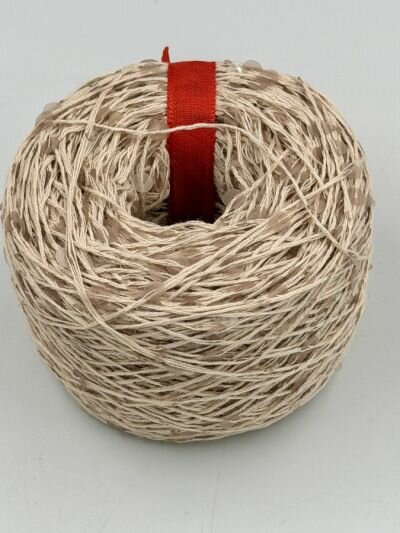 100г Королевские пайетки 3+6 мм на хлопке - 103-128 -топленое молоко с прозрачными бежевыми пайетками о2б