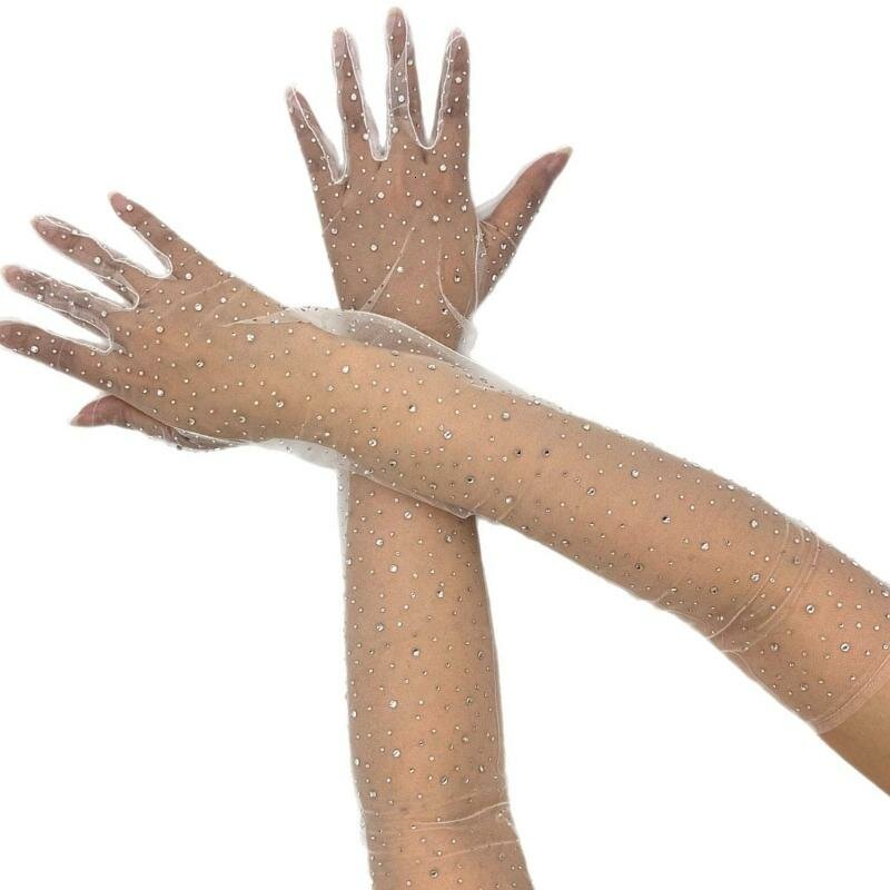 Белые кружевные перчатки с горячими бриллиантами