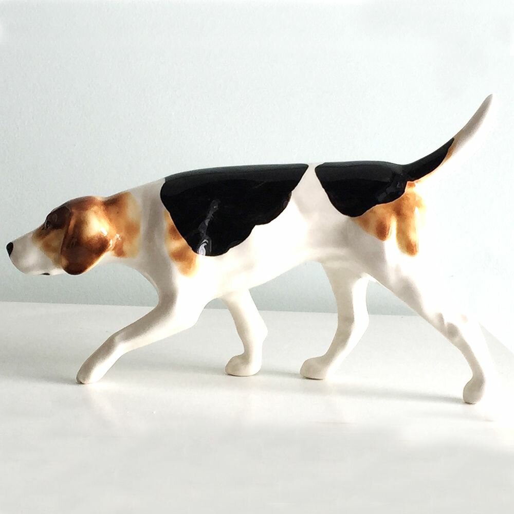 Фаянсовая скульптура Русская пегая гончая Sr-VH-108