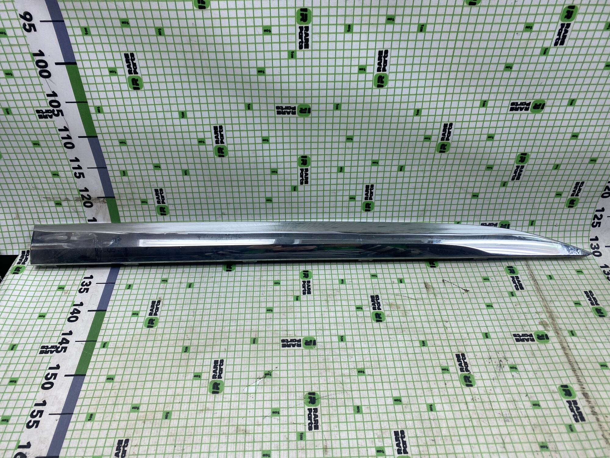 Молдинг двери правый передний Chery Tiggo 8