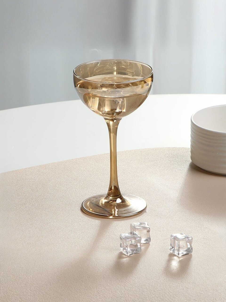 Бокал для коктейлей Glasstar Гречишный мед, 120 мл, золотистое стекло, коническая форма, 15 см, артикул RNGM2059