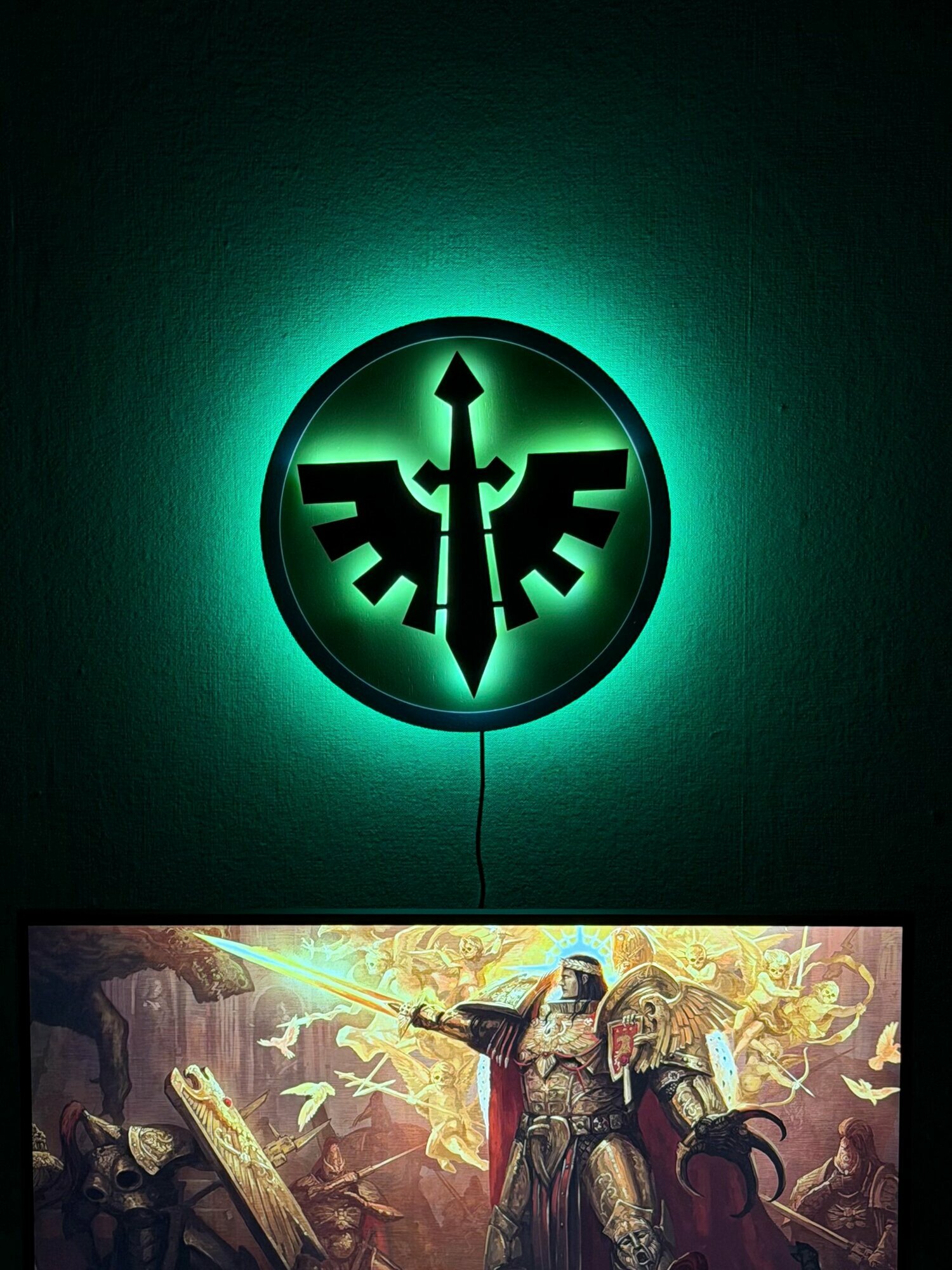 Светильник Тёмные Ангелы (Dark Angels), настенный, с белой и зелёной LED подсветкой, Warhammer 40k, 30x30 см