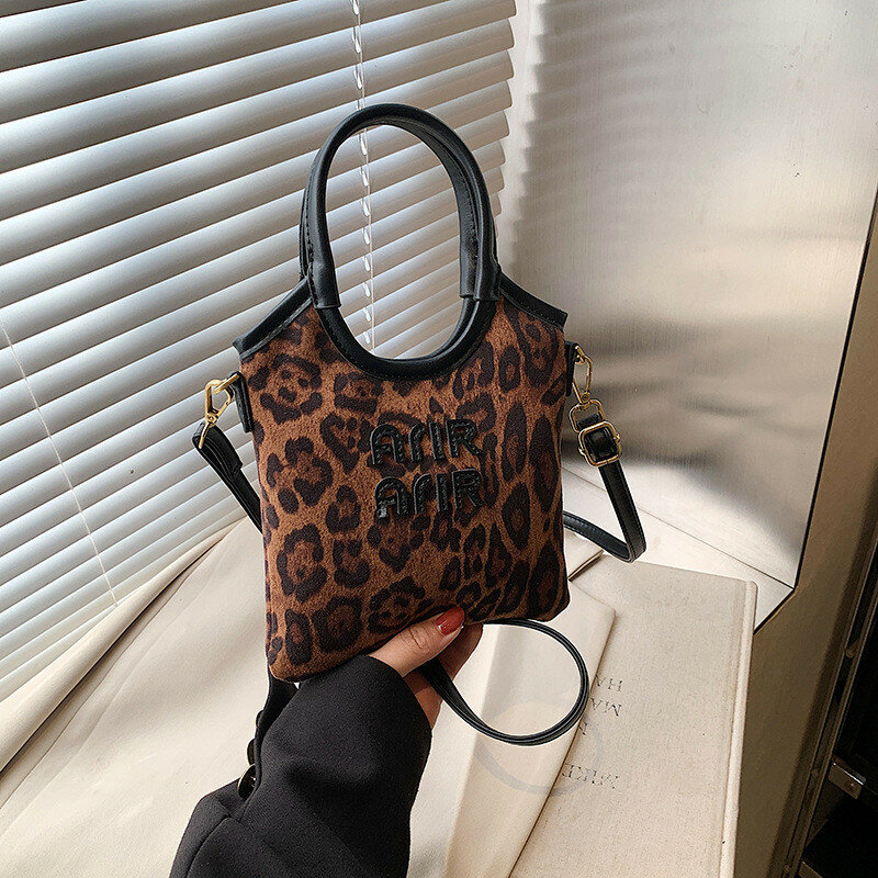 Fashionable leopard design girls purse trendy plaid handbag ideal for preschoolers daily use style m